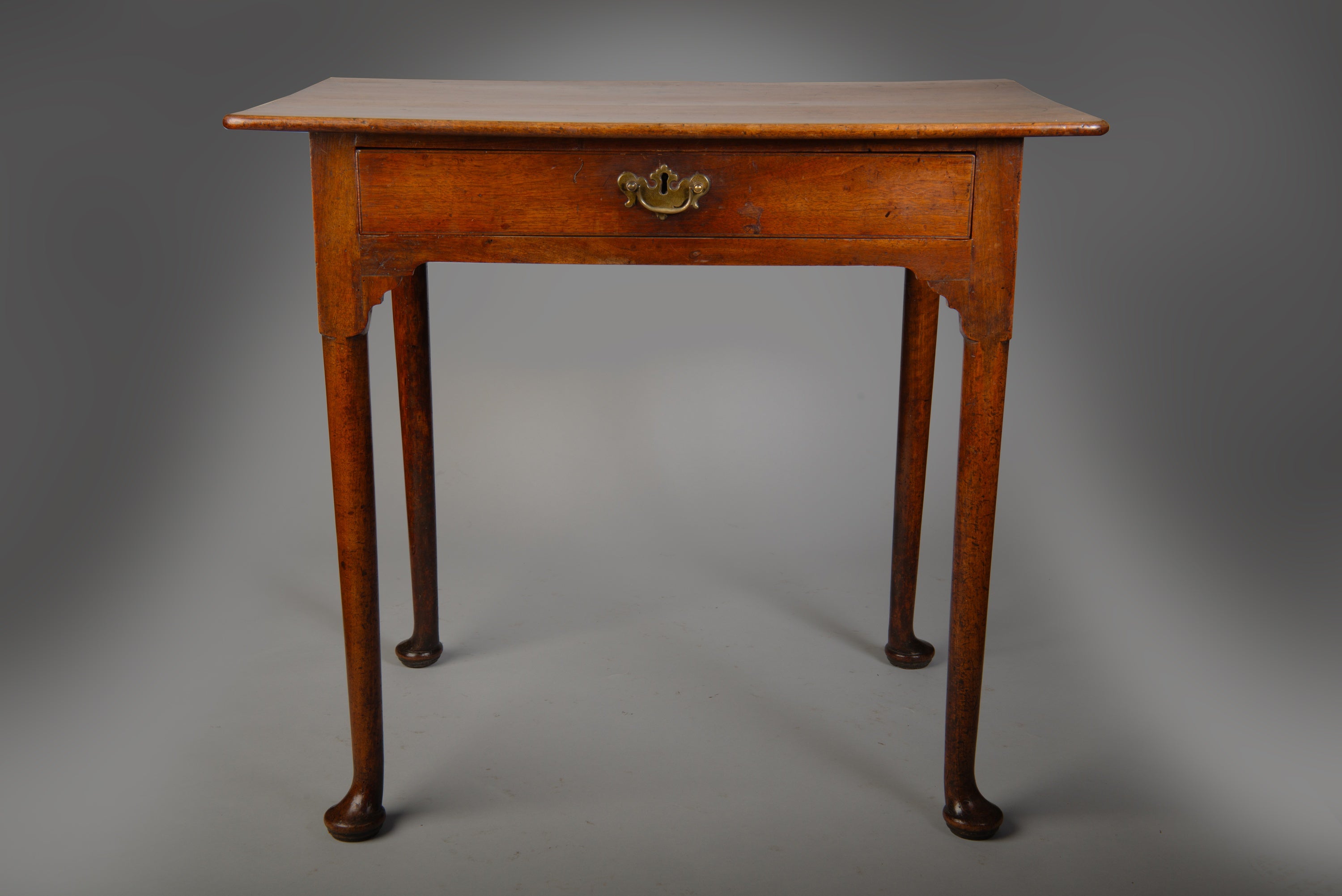 Elegant Georgian Vernacular Pad Foot Side Table – Robert Young Antiques