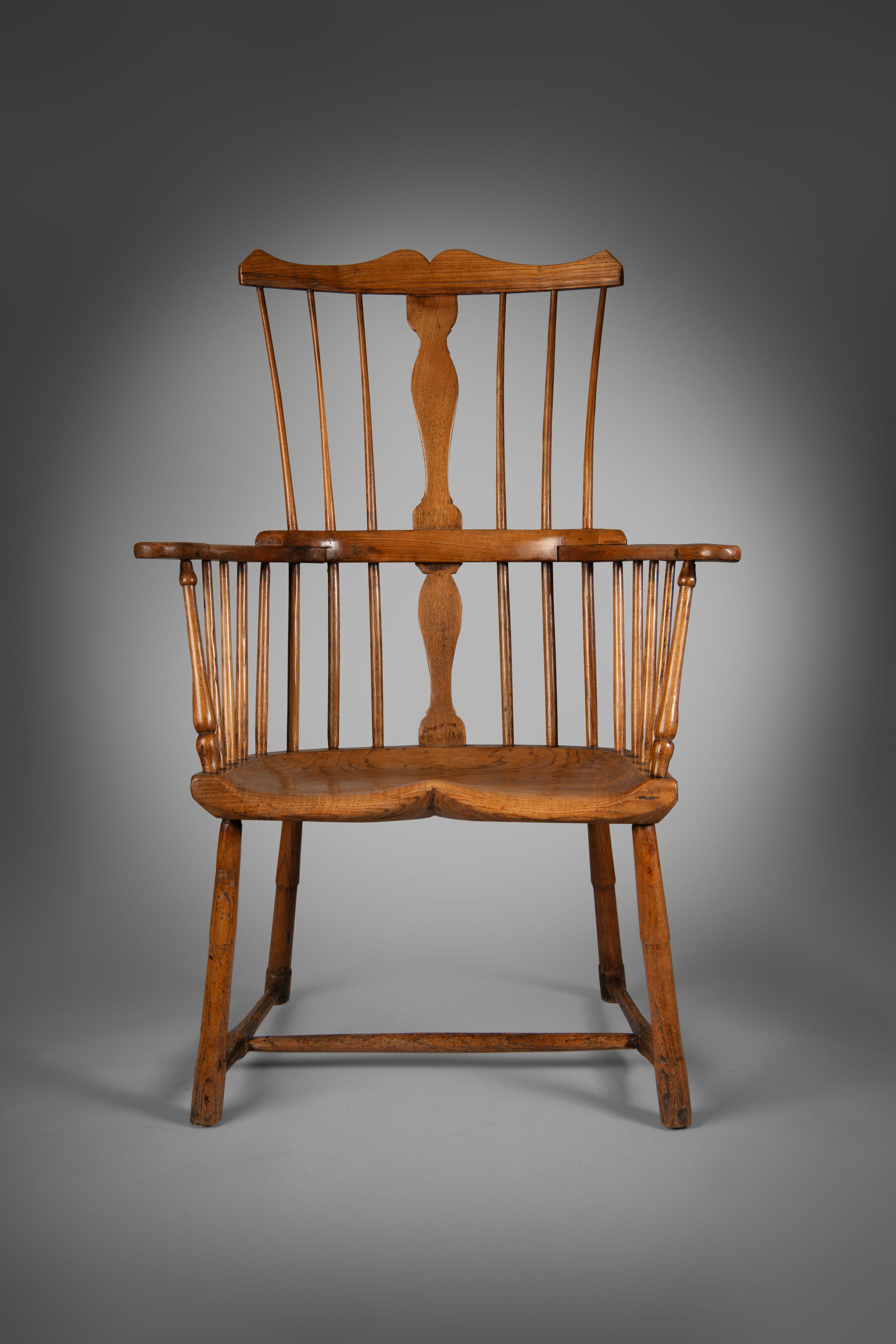 Unusual Georgian "Horseshoe" Arm Comb and Splat Back Windsor Chair ...